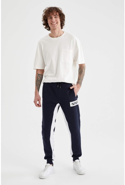 DeFacto NASA Lisanslı Slim Fit Fleto Cepli İçi Yumuşak Tüylü Jogger Eşofman Altı X5902AZ21WN DeFacto NASA Lisanslı Slim Fit Fleto Cepli İçi Yumuşak Tüylü Jogger Eşofman Altı X5902AZ21WN