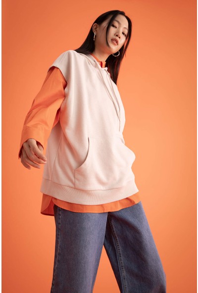 DeFacto Oversize Fit Kapüşonlu Kanguru Cepli Yelek V5671AZ22SP DeFacto Oversize Fit Kapüşonlu Kanguru Cepli Yelek V5671AZ22SP
