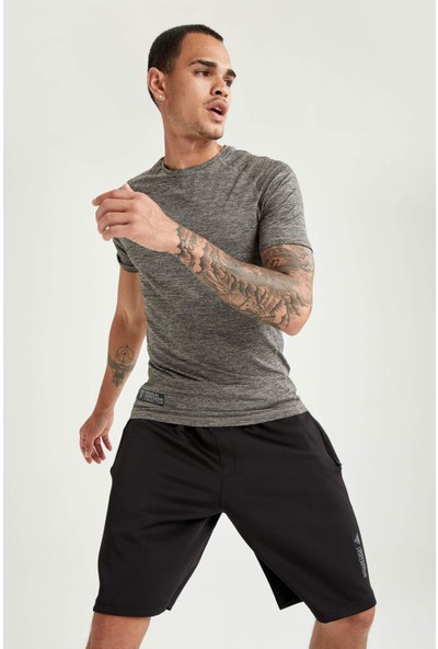 DeFacto Defacto Fit Slim Fit Bisiklet Yaka Kısa Kollu Tişört W4922AZ21HS DeFacto Defacto Fit Slim Fit Bisiklet Yaka Kısa Kollu Tişört W4922AZ21HS