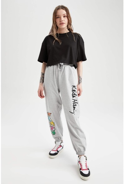 DeFacto Coool Keith Haring Lisanslı Regular Fit Esnek Paça Eşofman Altı X7583AZ22SM DeFacto Coool Keith Haring Lisanslı Regular Fit Esnek Paça Eşofman Altı X7583AZ22SM