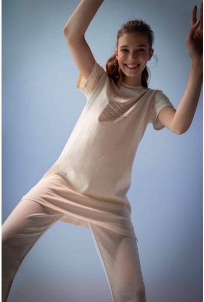 DeFacto Regular Fit Slogan Baskılı Kısa Kollu Yırtmaçlı Tunik Tişört W8740AZ22SP DeFacto Regular Fit Slogan Baskılı Kısa Kollu Yırtmaçlı Tunik Tişört W8740AZ22SP