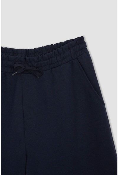 DeFacto Regular Fit Geri Dönüşümlü Şort R3442AZ22SP