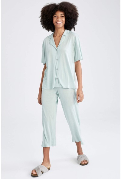 DeFacto Relax Fit Gömlek Yaka Kapri Pijama Takım X2965AZ22SP