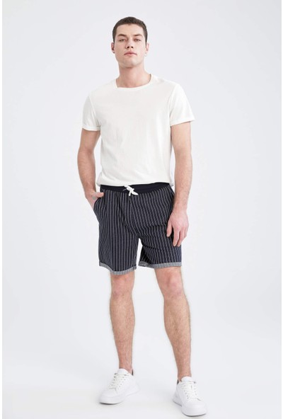 DeFacto Regular Fit Fleto Cepli Çizgili İnce Kumaş Şort R1861AZ22SM DeFacto Regular Fit Fleto Cepli Çizgili İnce Kumaş Şort R1861AZ22SM