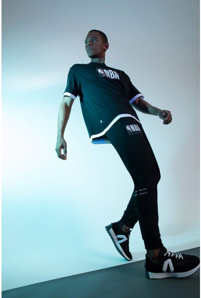 DeFacto Defacto Fit NBA Lisanslı Slim Fit Esnek Paça Jogger W6368AZ22SP