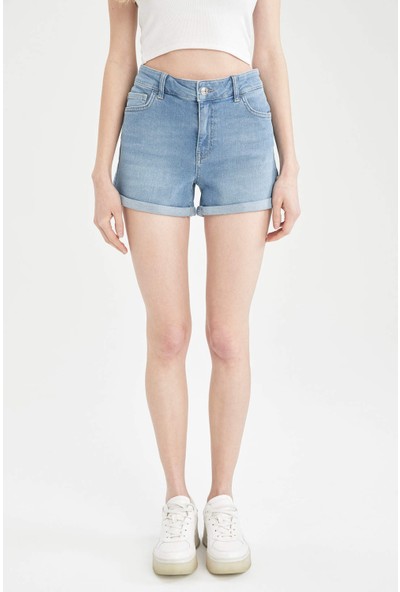 Defacto Paçası Katlama Detaylı Mini Jean Şort U3030AZ21SM
