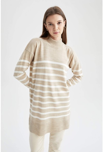 DeFacto Regular Fit Çizgi Desenli Yarım Balıkçı Yaka Uzun Kollu Triko Tunik X5935AZ21CW