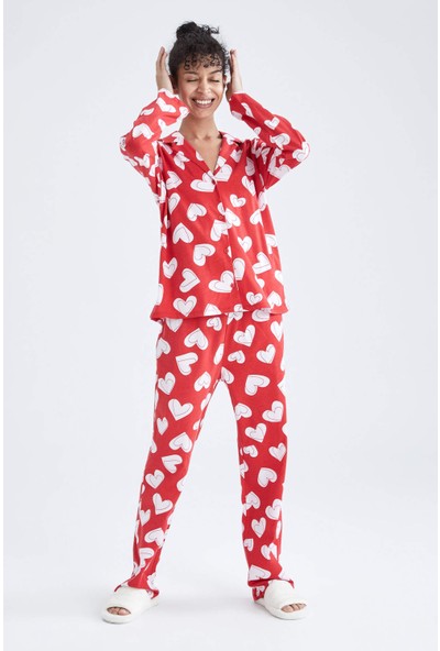 DeFacto Fall İn Love Regular Fit Kalp Desenli Pamuklu Pijama Takım W6677AZ22SP DeFacto Fall İn Love Regular Fit Kalp Desenli Pamuklu Pijama Takım W6677AZ22SP