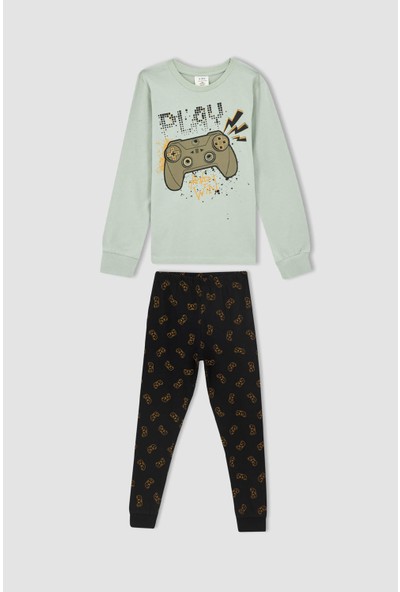 DeFacto Erkek Çocuk Bisiklet Yaka Oyun Baskılı Uzun Kollu Pamuklu Pijama Takım W8148A622SP DeFacto Erkek Çocuk Bisiklet Yaka Oyun Baskılı Uzun Kollu Pamuklu Pijama Takım W8148A622SP