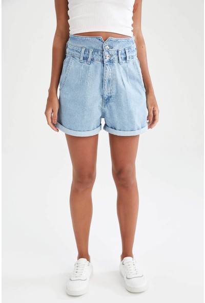 Defacto Yüksek Belli Mom Fit Kemer Detaylı Mini Jean Şort U2949AZ21SM Defacto Yüksek Belli Mom Fit Kemer Detaylı Mini Jean Şort U2949AZ21SM