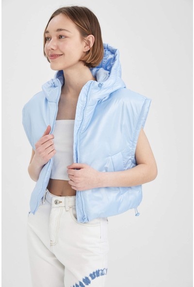 Defacto Cep Detaylı Kapüşonlu Crop Yelek U8642AZ21SP