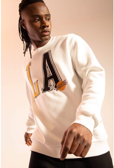 DeFacto Defacto Fit NBA Los Angeles Lakers Regular Fit Bisiklet Yaka Sweatshirt W6354AZ22SP