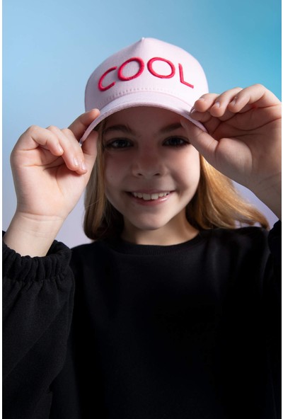 DeFacto Kız Çocuk Cool Nakışlı Baseball Şapka X0373A622SM DeFacto Kız Çocuk Cool Nakışlı Baseball Şapka X0373A622SM