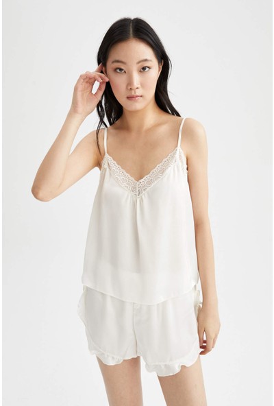 DeFacto Fall İn Love Sevgililer Günü Askılı V Yaka Dantelli Pijama Takım X1304AZ22SP DeFacto Fall İn Love Sevgililer Günü Askılı V Yaka Dantelli Pijama Takım X1304AZ22SP