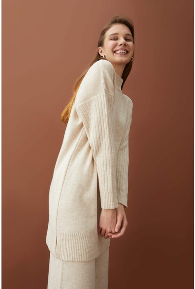 DeFacto Regular Fit Yarım Balıkçı Yaka Triko Tunik X0171AZ22SP DeFacto Regular Fit Yarım Balıkçı Yaka Triko Tunik X0171AZ22SP