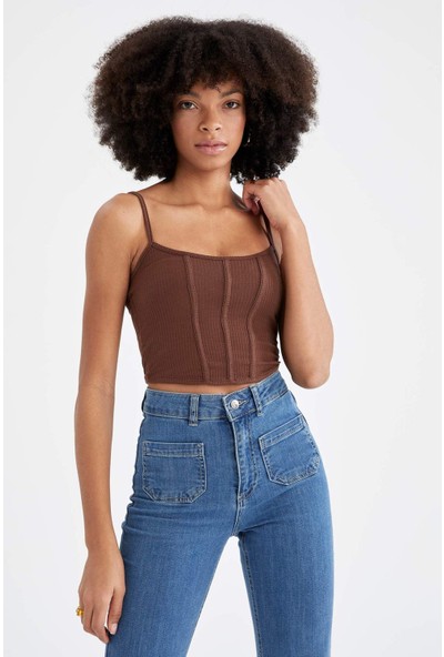 DeFacto Fitted Kare Yaka Şerit Detaylı Koşkorse Askılı Crop Atlet X3460AZ22SM DeFacto Fitted Kare Yaka Şerit Detaylı Koşkorse Askılı Crop Atlet X3460AZ22SM