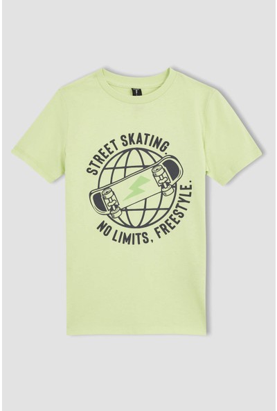 DeFacto Erkek Çocuk Regular Fit Baskılı Kısa Kollu Pamuklu Penye Tişört X2135A622SP DeFacto Erkek Çocuk Regular Fit Baskılı Kısa Kollu Pamuklu Penye Tişört X2135A622SP