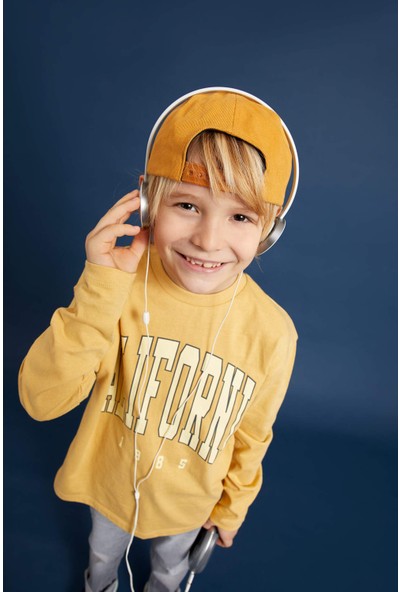 DeFacto Erkek Çocuk Bisiklet Yaka Baskılı Uzun Kollu Pamuklu Penye Tişört W7553A622SP DeFacto Erkek Çocuk Bisiklet Yaka Baskılı Uzun Kollu Pamuklu Penye Tişört W7553A622SP