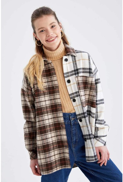 DeFacto Coool Cep Detaylı Kareli Shacket Gömlek Tunik W7464AZ22SP DeFacto Coool Cep Detaylı Kareli Shacket Gömlek Tunik W7464AZ22SP