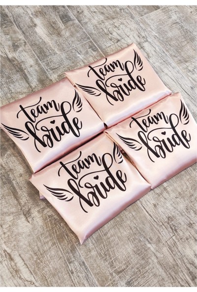 Lasilla Team Bride Baskılı 6 Adet Nedime Sabahlığı Lasilla Team Bride Baskılı 6 Adet Nedime Sabahlığı