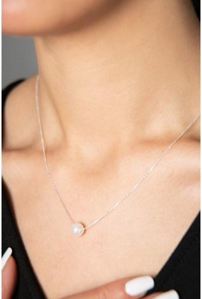 Elika Silver Kadın Rodyum Kaplama Inci Model 925 Ayar Gümüş Kolye Elika Silver Kadın Rodyum Kaplama Inci Model 925 Ayar Gümüş Kolye