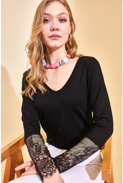 XUDE Siyah Kolu Dantel Detaylı Bluz 2YSK2-10115-02