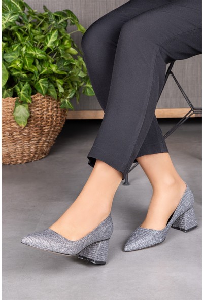 Zabina Simli Kaplama Topuklu Kadın Stiletto Ayakkabı Zabina Simli Kaplama Topuklu Kadın Stiletto Ayakkabı