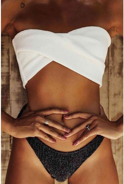 Zevkli Sepet Altı Simli Üstü Beyaz Bikini Takım Çok Renkli