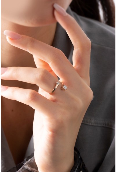 Lieza Jewelry 925 Ayar Gümüş Ayarlanabilir Taşlı Yıldız Yüzük Lieza Jewelry 925 Ayar Gümüş Ayarlanabilir Taşlı Yıldız Yüzük