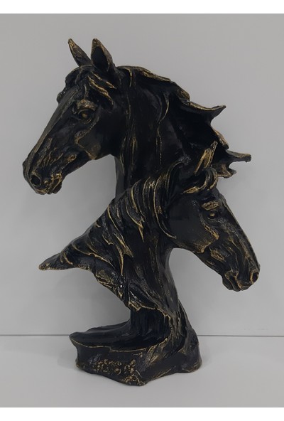 Simge Ikili At Heykeli