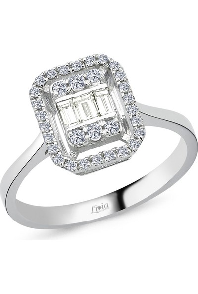 Livia 8 Ayar 0,37 Karat Baget Pırlanta Yüzük Livia 8 Ayar 0,37 Karat Baget Pırlanta Yüzük