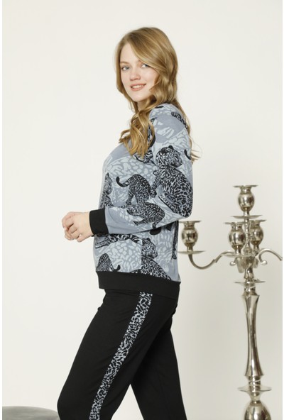 Confeo Jaguar Desenli Uzun Kol Şerit Detaylı Pijama Takımı Confeo Jaguar Desenli Uzun Kol Şerit Detaylı Pijama Takımı