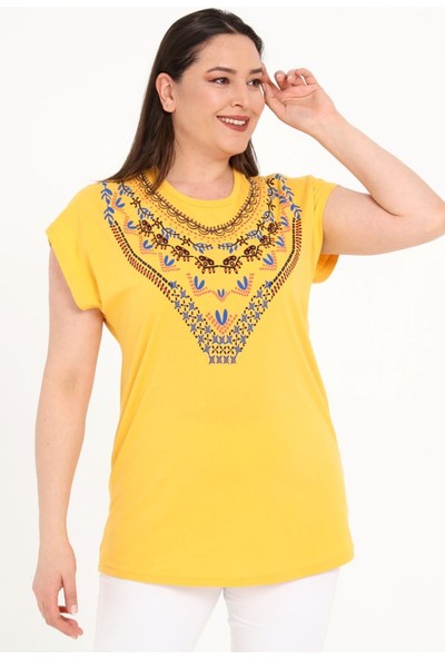 Siyezen Büyük Beden Yakası Baskılı Yarasa Kol T-Shirt Hardal