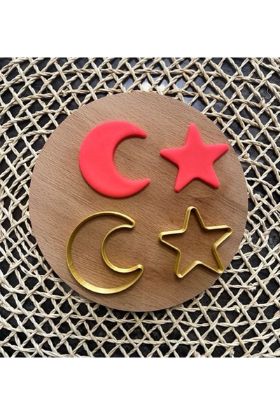 Small Shapes Ay Yıldız Set 2'li Kurabiye Kalıbı ve Hamur Kesici Small Shapes Ay Yıldız Set 2'li Kurabiye Kalıbı ve Hamur Kesici