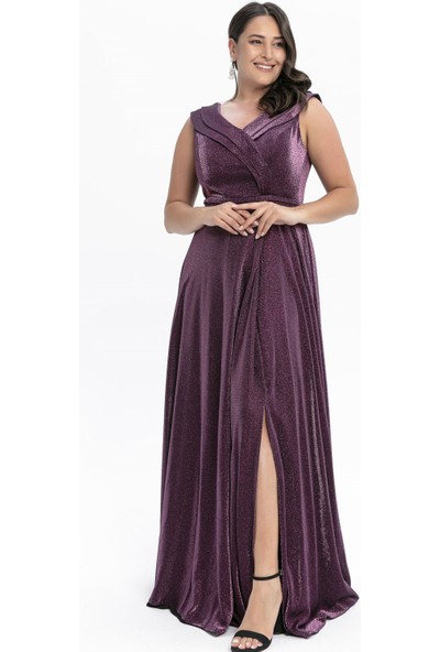 V Yaka Simli Yırtmaçlı Volanlı Büyük Beden Abiye Mürdüm V Yaka Simli Yırtmaçlı Volanlı Büyük Beden Abiye Mürdüm