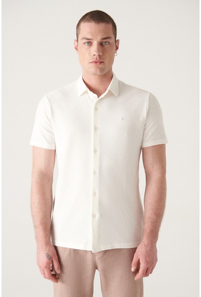 Avva Erkek Beyaz Jakarlı Klasik Yaka Regular Fit Örme Kısa Kol Gömlek A21Y2072