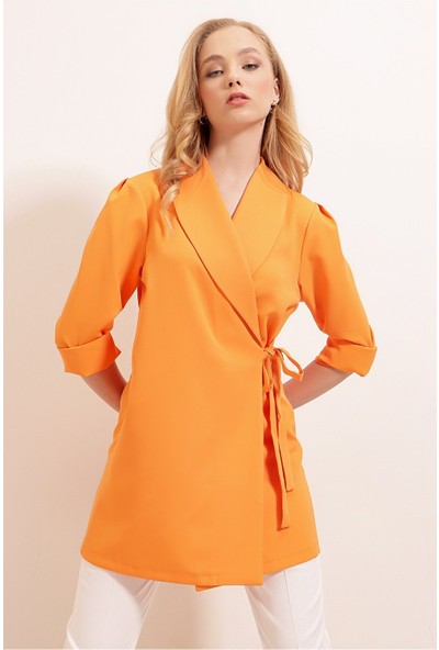 Hakke Şal Yaka Yandan Bağlamalı Ceket