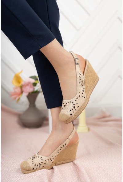 La Boss Bej Rengi Kadın Dolgu Topuklu Kadın Ayakkabı