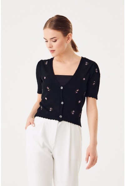 FullaModa Balon Kol Çiçek Nakışlı Hırka