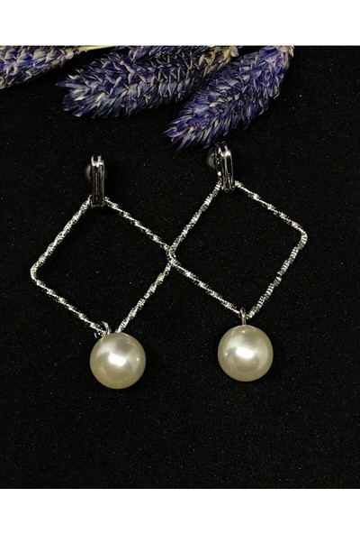 Gümüş Renk Incili Kare Küpe