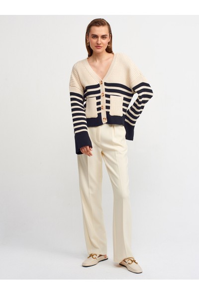Dilvin 60132 V Yaka Çizgili Cepli Triko Hırka-Natural