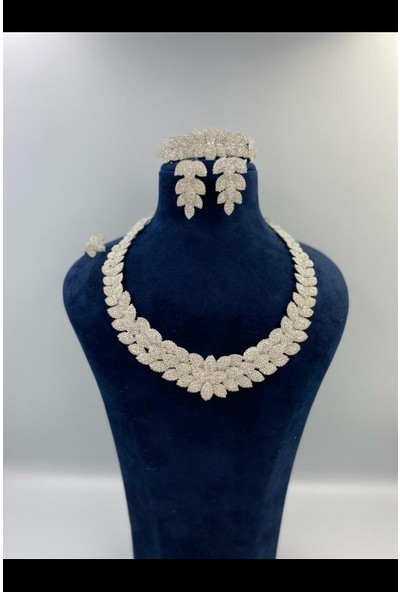 Sentt Zirkon Swarovski Taş Kaplama Dal Modeli Sentt Zirkon Swarovski Taş Kaplama Dal Modeli