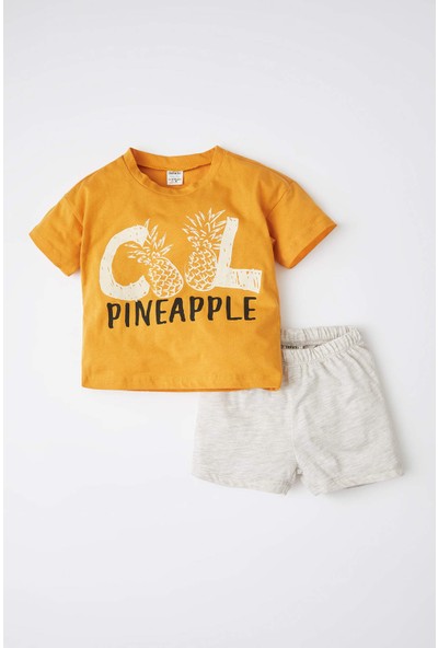 DeFacto Erkek Bebek Oversize Fit Ananas Baskılı Pamuklu Kısa Kollu Tişört Şort Takım X6233A222SM DeFacto Erkek Bebek Oversize Fit Ananas Baskılı Pamuklu Kısa Kollu Tişört Şort Takım X6233A222SM