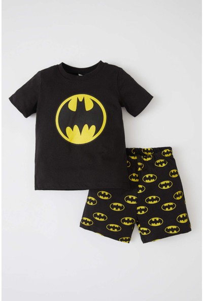 DeFacto Erkek Bebek Batman Lisanslı Regular Fit Pamuklu Kısa Kollu Şort Takım X7708A222SM DeFacto Erkek Bebek Batman Lisanslı Regular Fit Pamuklu Kısa Kollu Şort Takım X7708A222SM