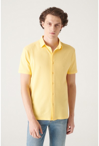 Avva Erkek Sarı Jakarlı Klasik Yaka Regular Fit Örme Kısa Kol Gömlek A21Y2072