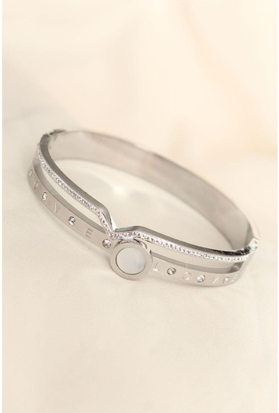 Clariss Çelik Gümüş Renk Taşlı Love Yazılı Kelepçe Bilezik Clariss Çelik Gümüş Renk Taşlı Love Yazılı Kelepçe Bilezik