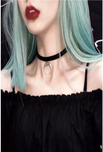 Takıconcept Hilal Sallantılı Choker Kolye
