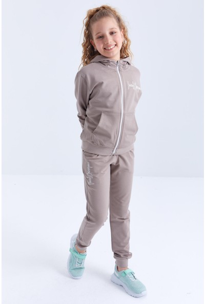 Tommy Life Koyu Bej Yazı Nakışlı Kapüşonlu Rahat Form Kız Çocuk Eşofman Takım - 75057