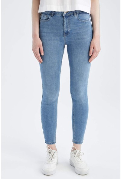 DeFacto Rebeca Skinny Fit Normal Bel Yıkamalı Jean PANTOLON Y1786AZ22SM DeFacto Rebeca Skinny Fit Normal Bel Yıkamalı Jean PANTOLON Y1786AZ22SM