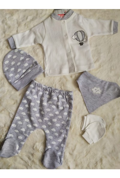 Bulut Desenli Hastane Çıkışı